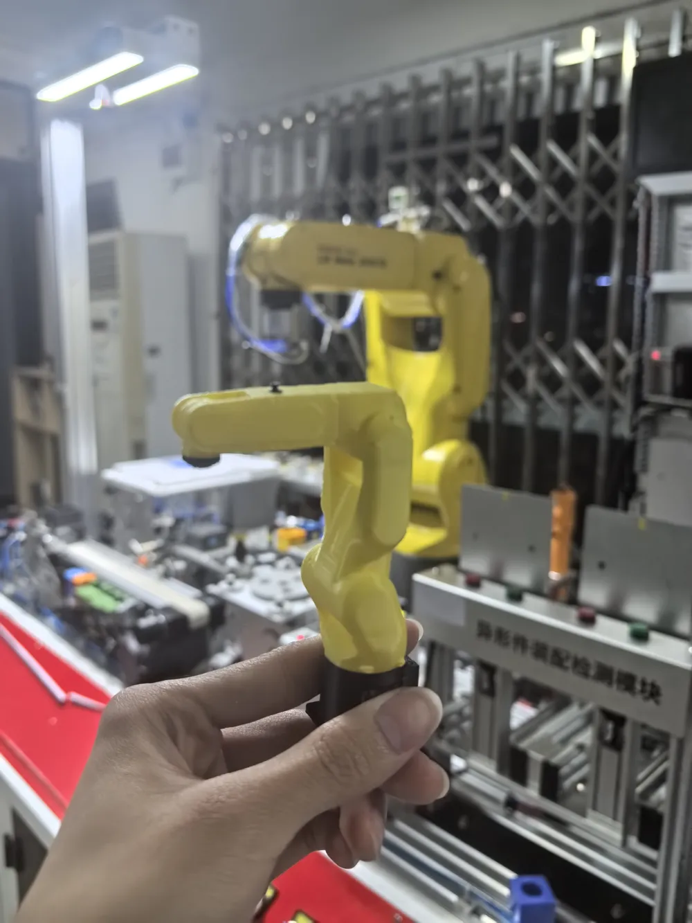 Fanuc LR Mate 200iD industrial robot - Free 3D Print Model - MakerWorld