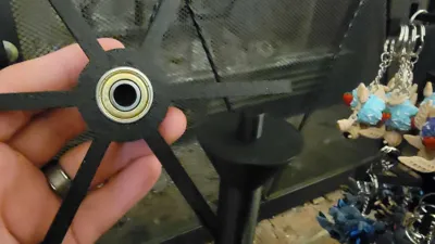 Spinning Keychain Display Rack, with Bearings - Free 3D Print Model ...