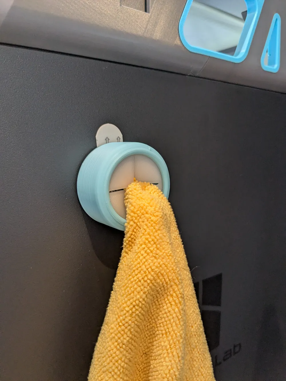 Build plate Cloth Holder - Free 3D Print Model - MakerWorld