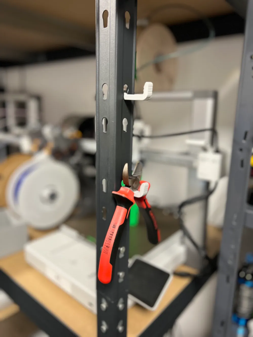 Shelving Hooks for Keyhole Shelving Units ALU by horiaq - MakerWorld