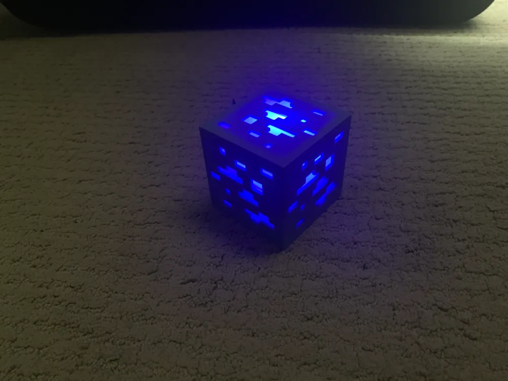 Minecraft Diamond Ore Lamp (revised) by Moosimus6 - MakerWorld