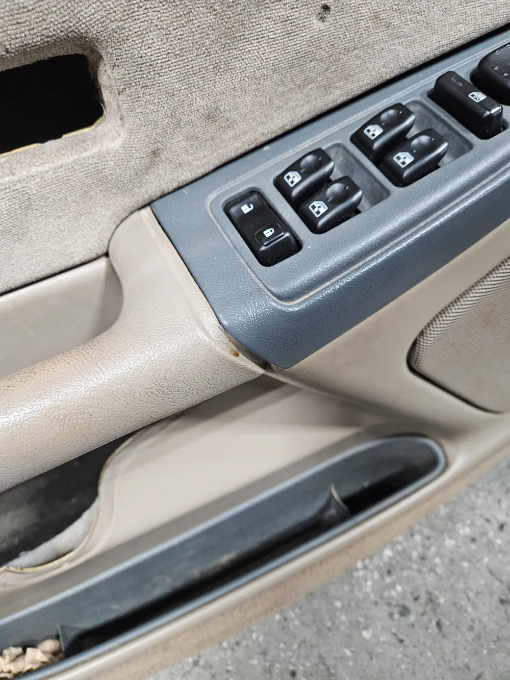 03-07 GMT800 window switch repair kit - Free 3D Print Model - MakerWorld