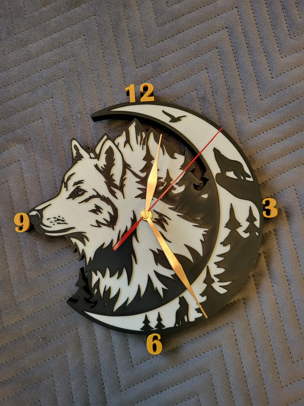 Wolf Clock by midar3d MakerWorld: Download Free 3D Models