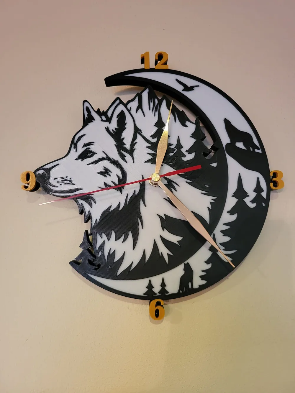 Wolf Clock by midar3d MakerWorld: Download Free 3D Models