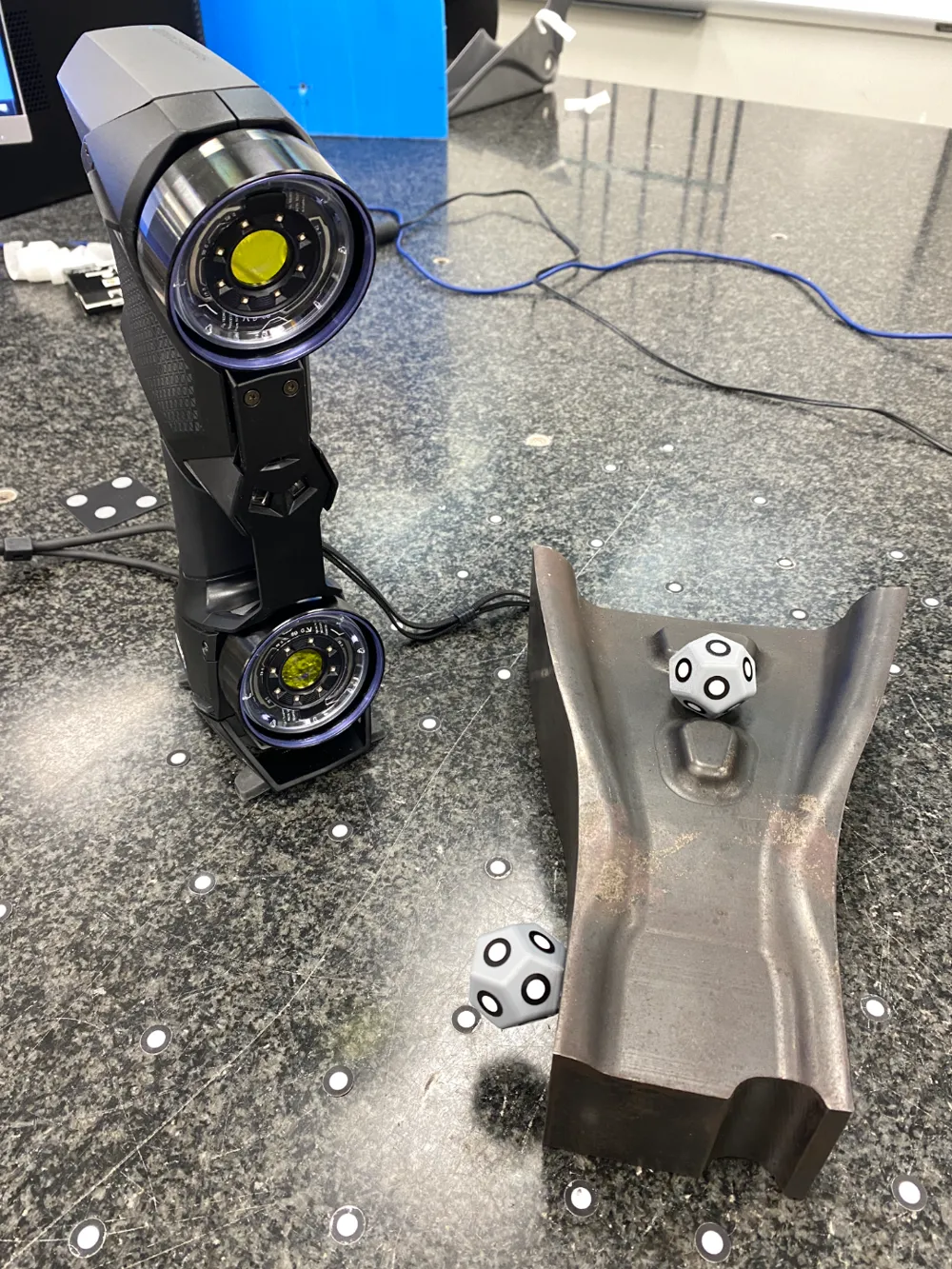 Sphere for 3D Scanning - Requires Tracking Targets by eccs19 - MakerWorld