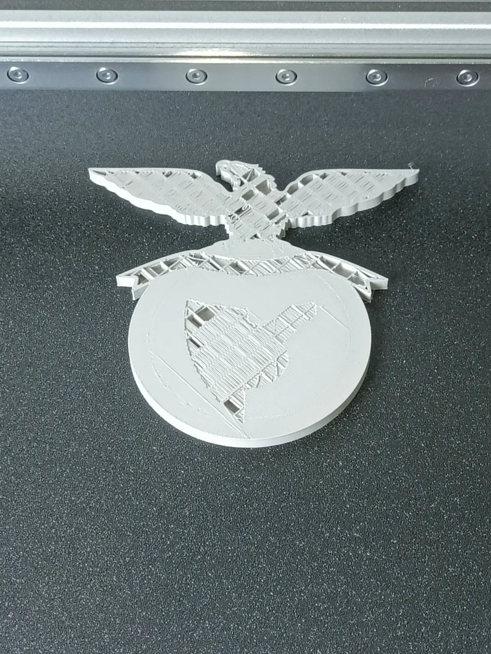 Benfica Lisbona - team badge - Free 3D Print Model - MakerWorld