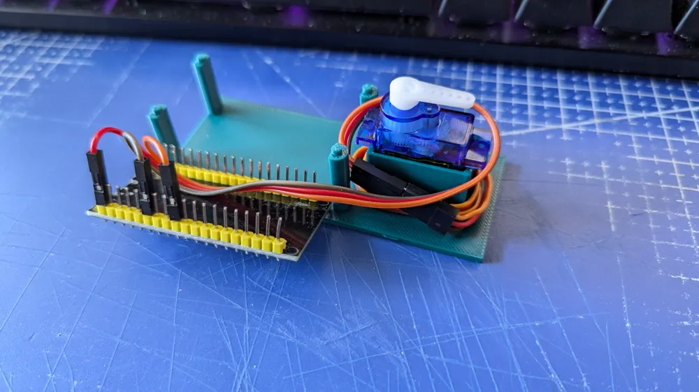BambuFlag ESP32 servo notification system for X1C by avaloonunder - MakerWorld