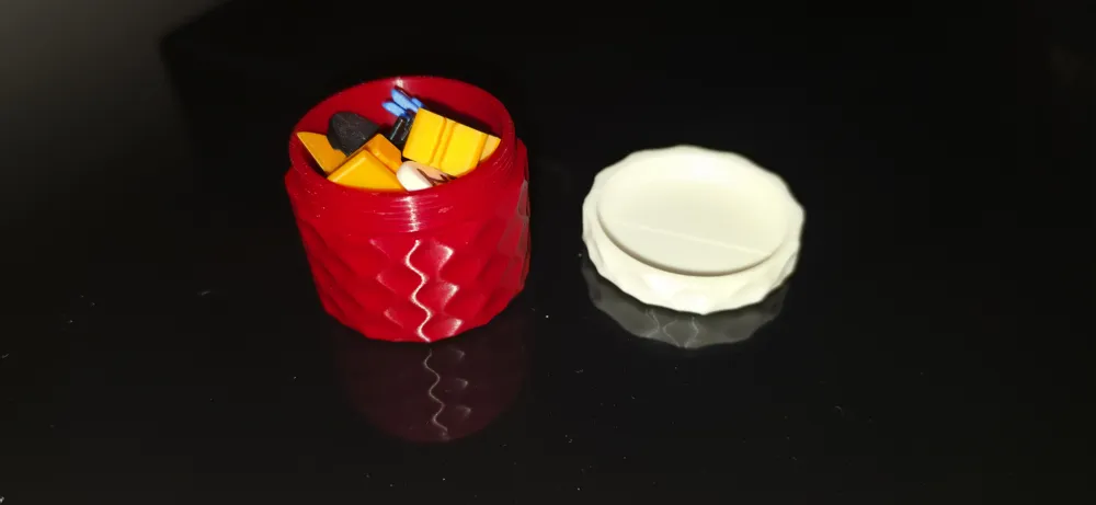 Threaded Container in the colors of Poland - Free 3D Print Model ...