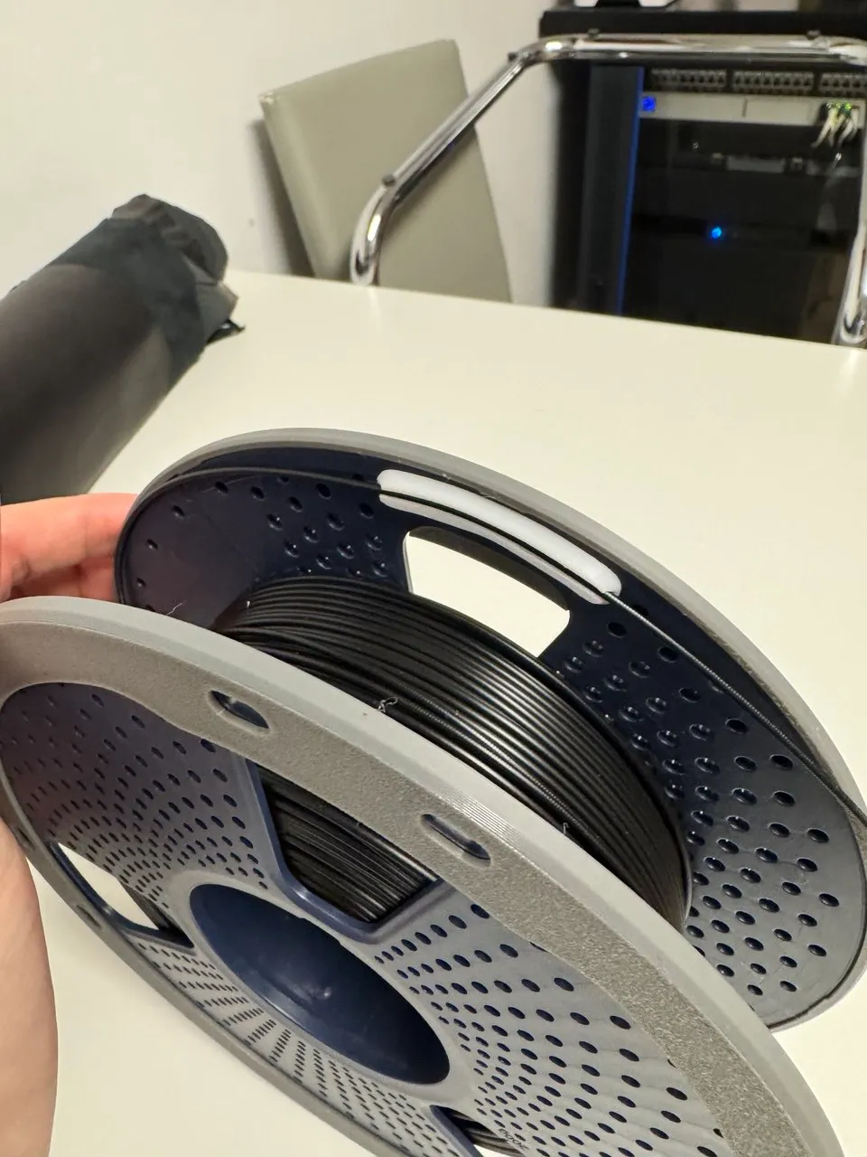 Filament Clip - New SUNLU Spool - Free 3D Print Model - MakerWorld