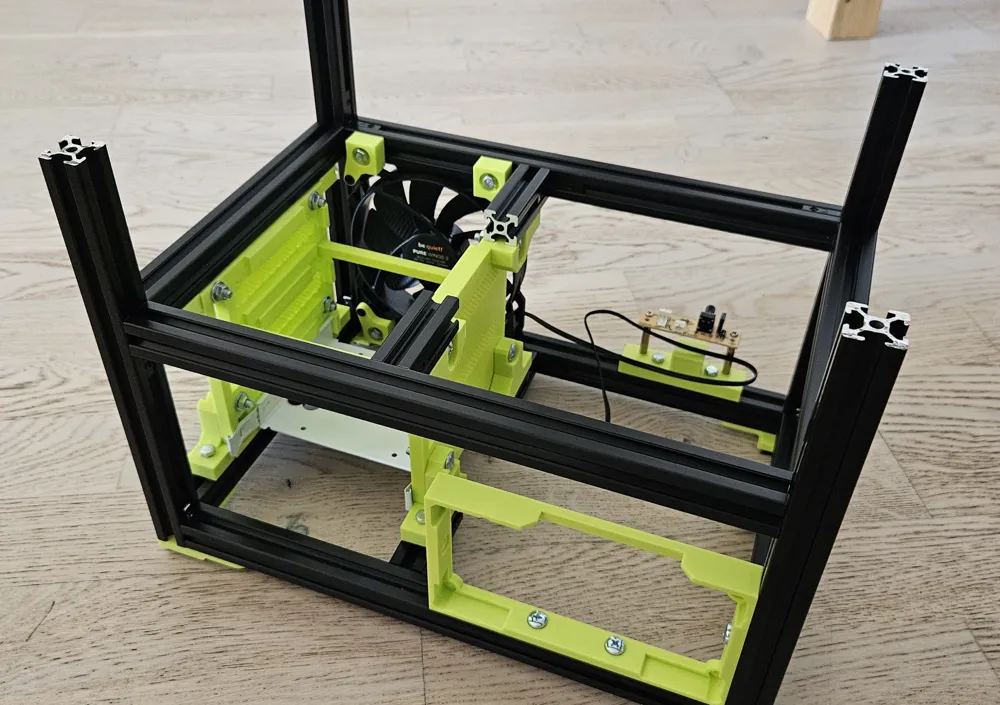 Micro ATX PC case with 2020 aluminium profiles by Tommy MakerWorld ...