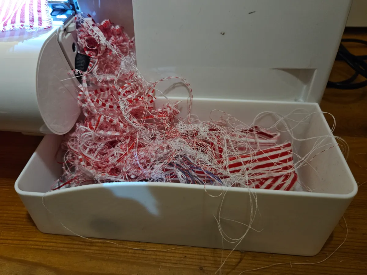 Großer Singer Overlock/Serger Abfallbehälter – Kostenloses 3D ...