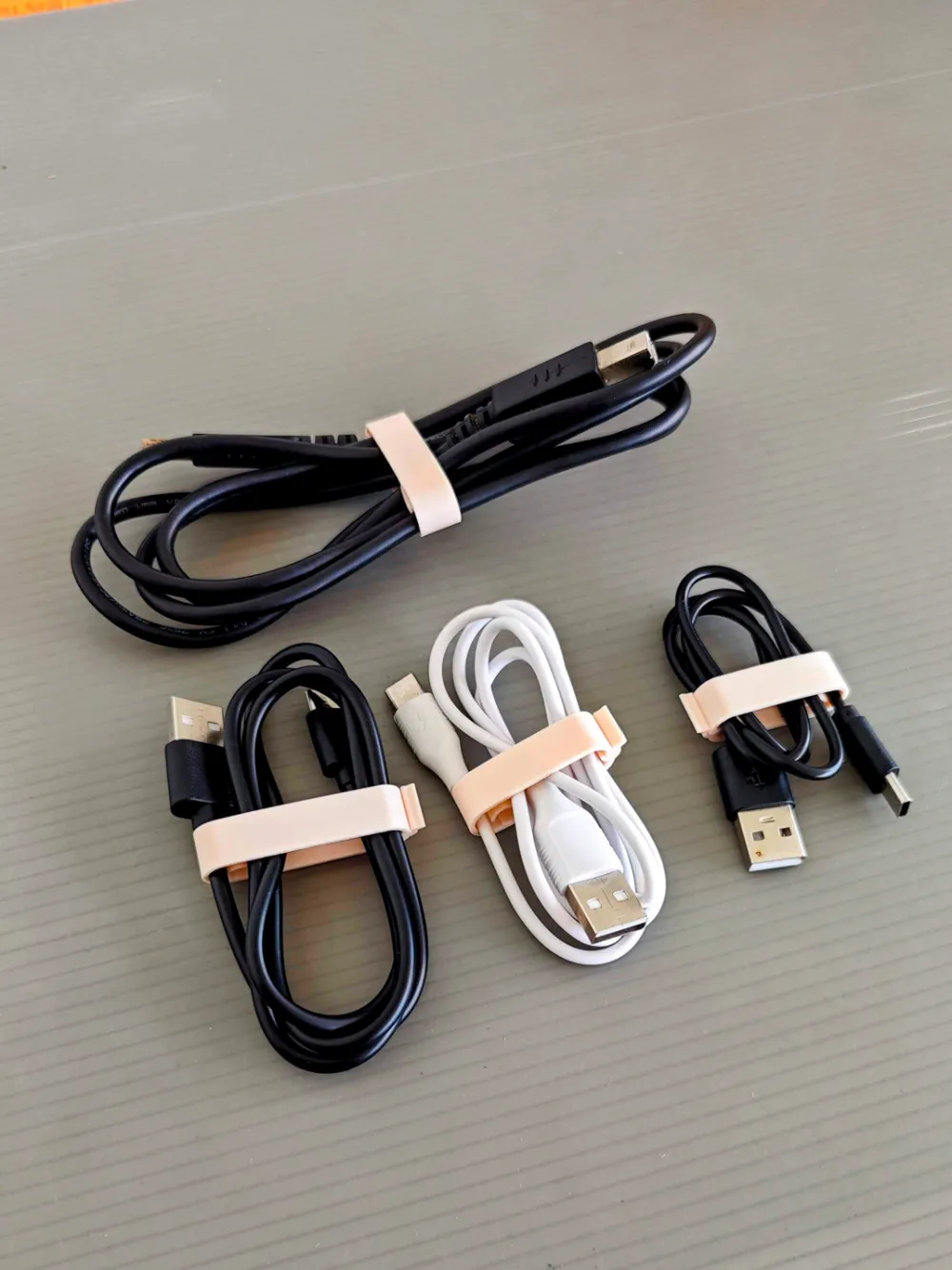 USB Cable Clip / Organizer With Retention Loop by Nature Hut - MakerWorld