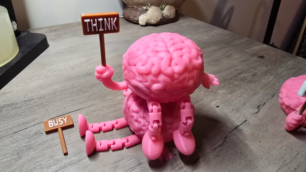 Cute Articulated Brain Box Buddy & Swappable Signs - Free 3D Print ...