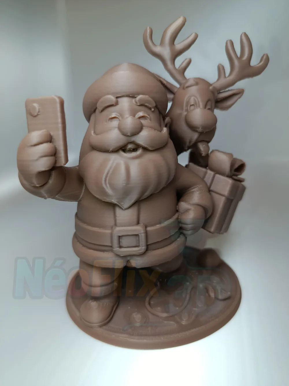 Papá Noel y reno en selfie por Neoflix3d MakerWorld: Descarga Modelos ...