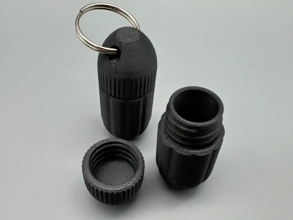 Mini Keychain with Compartment - Free 3D Print Model - MakerWorld