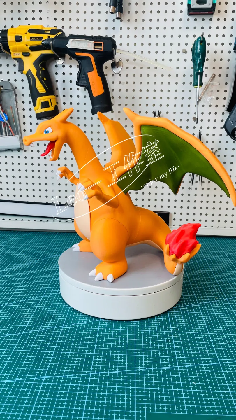 Pokémon — Charizard (ensamblable) Charizard Pokémon por 手残的Leo - MakerWorld