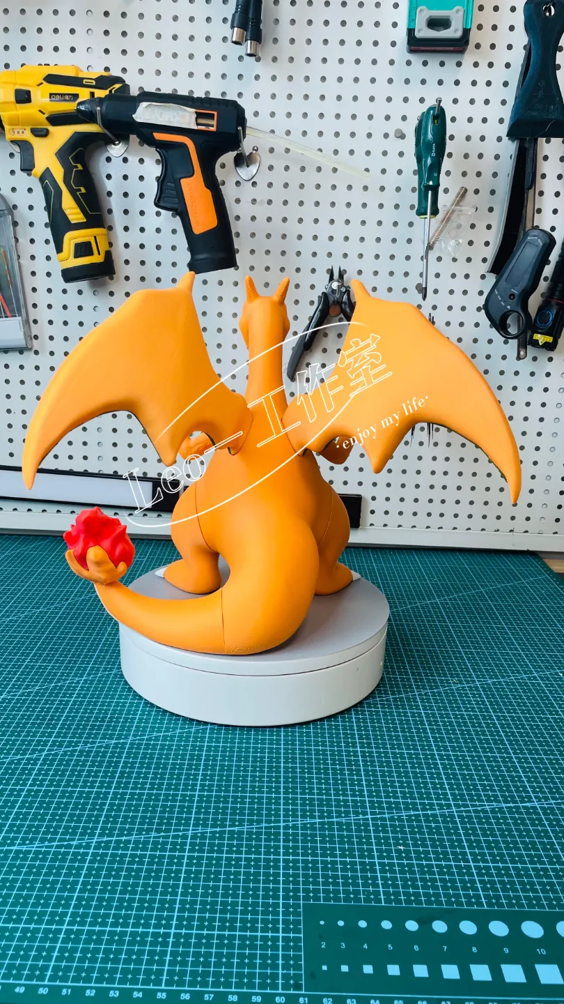 Pokémon — Charizard (ensamblable) Charizard Pokémon por 手残的Leo - MakerWorld