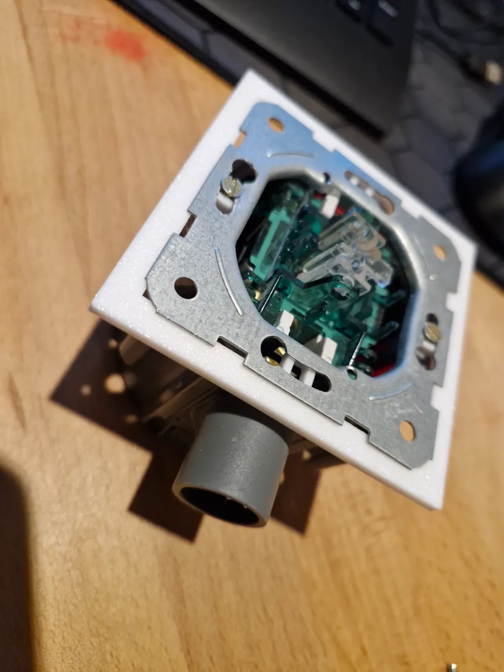 Dutch wall outlet spacer Curved corners by Gasemans - MakerWorld
