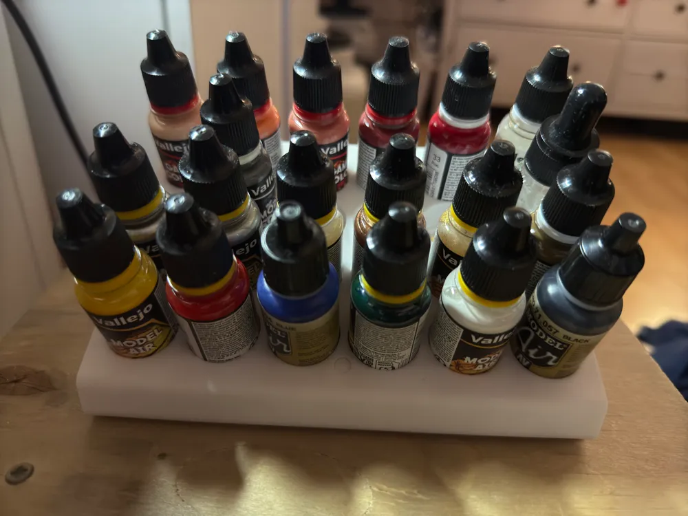 Vallejo paint stand by Łukasz - MakerWorld