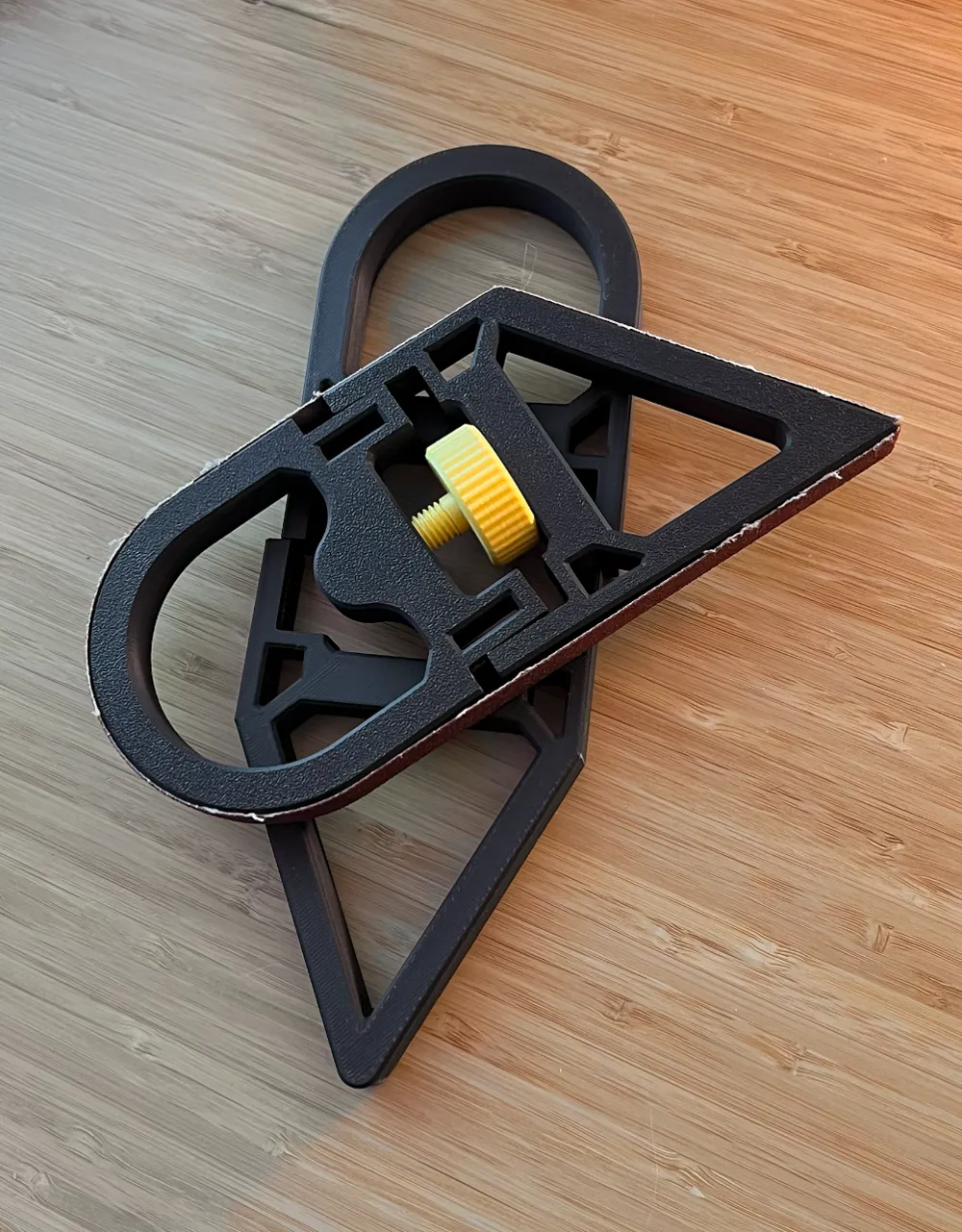 Sanding Block with Wall Mount by jfmg - MakerWorld