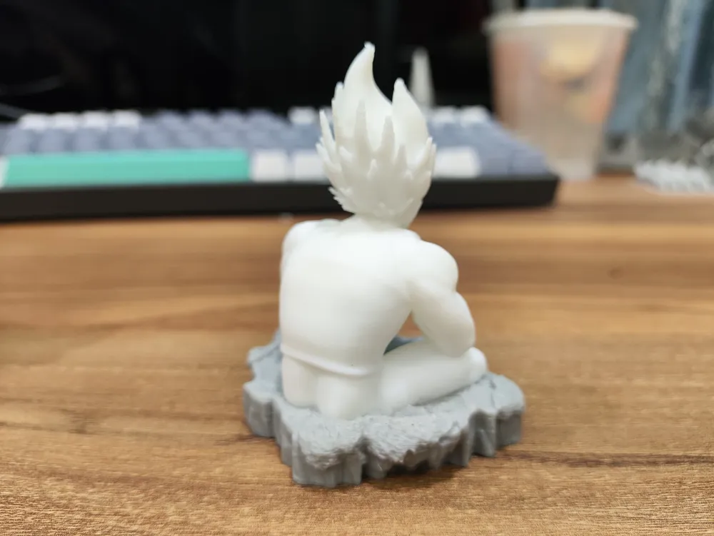 Vegeta (Sitting on Platform) by Apizaizai MakerWorld: Download Free 3D ...