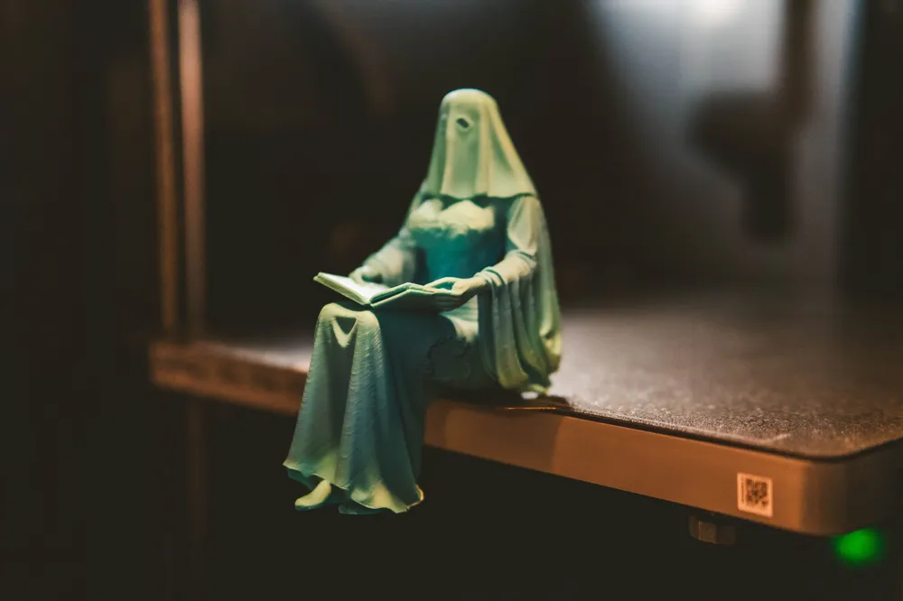 Ethereal Ghost Reader - Free 3D Print Model - MakerWorld