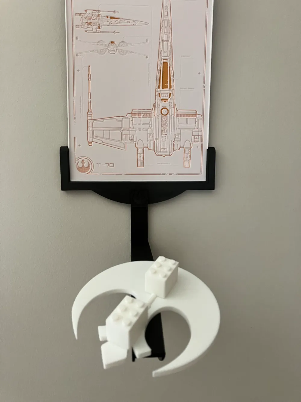 X-Wing 9493 Brick Model Wall Mount - Version 2 by RV42MakerWorld ...