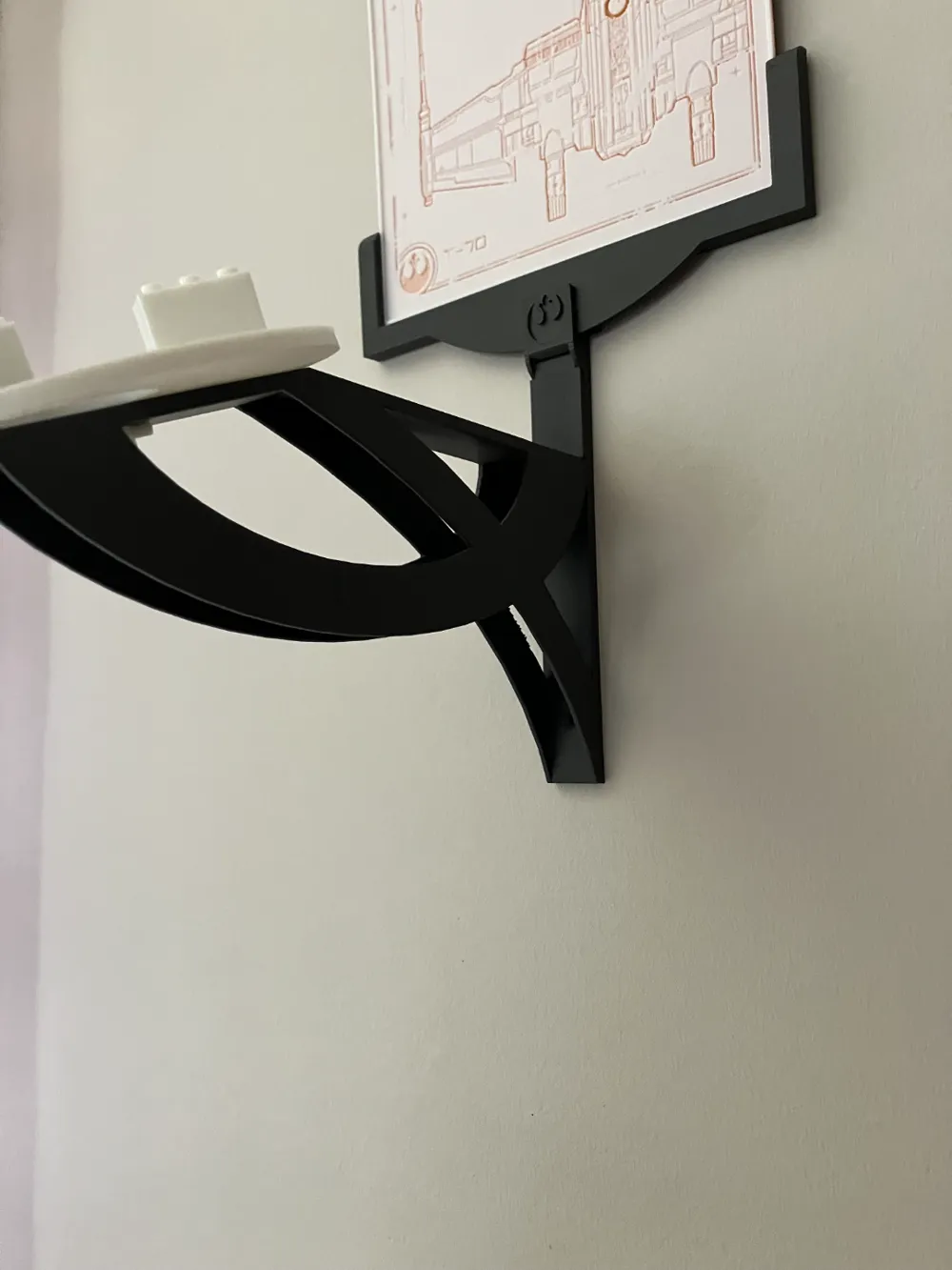 X-Wing 9493 Brick Model Wall Mount - Version 2 by RV42MakerWorld ...