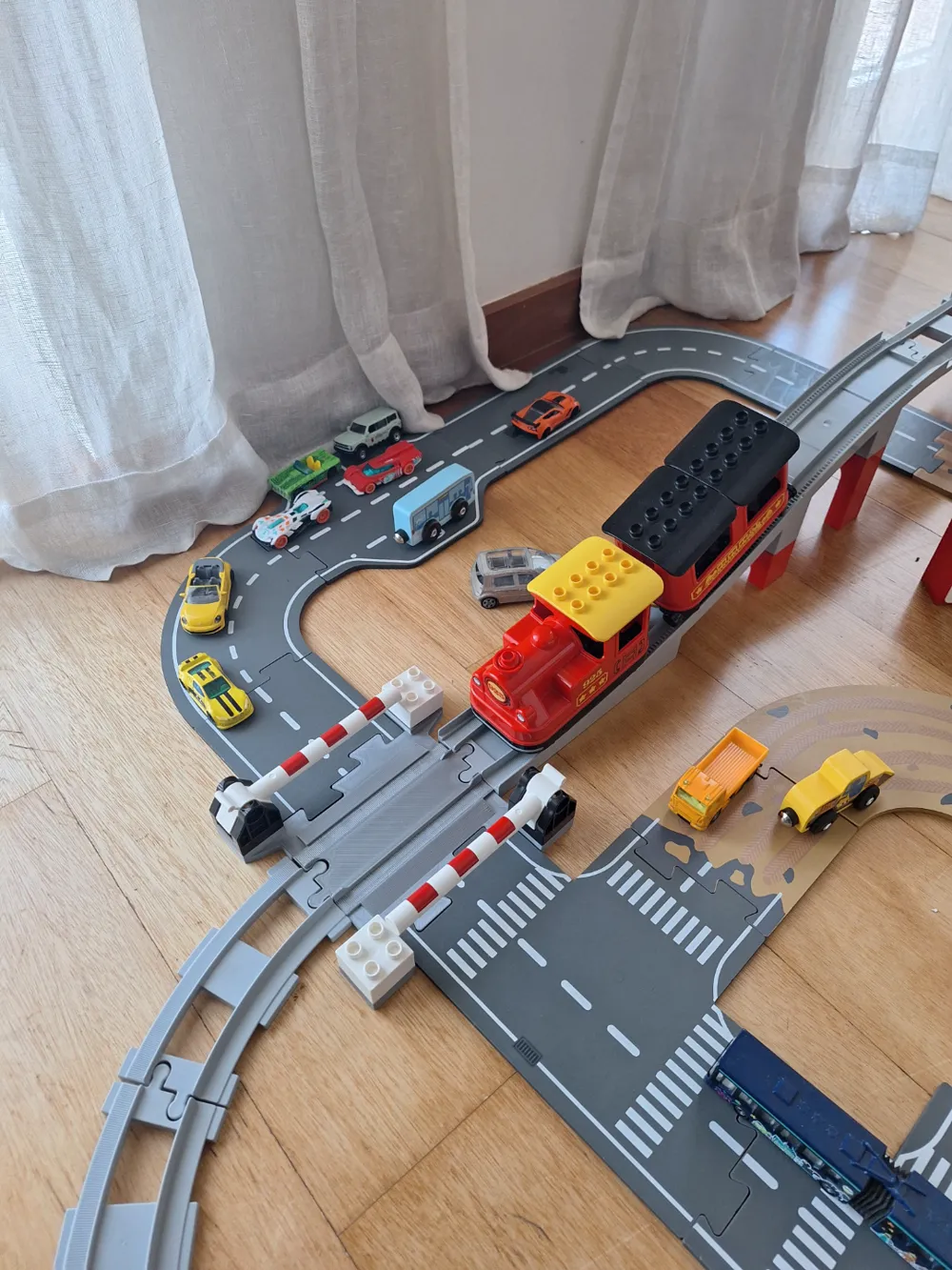 Plative Road Duplo Railcross by Sarutsop - MakerWorld