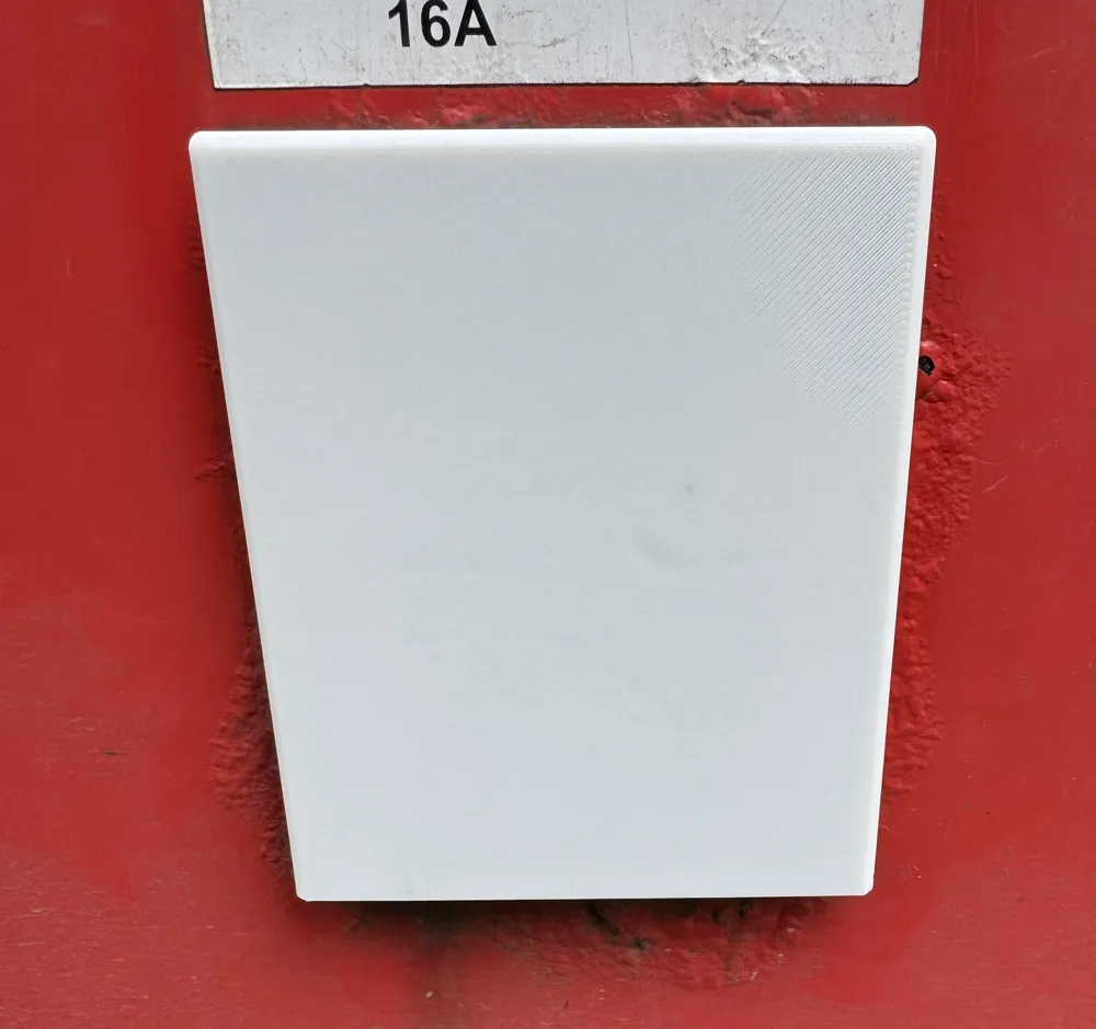 Lid for CEE Caravan Input Socket v2 by Voller PLA MakerWorld: Download ...