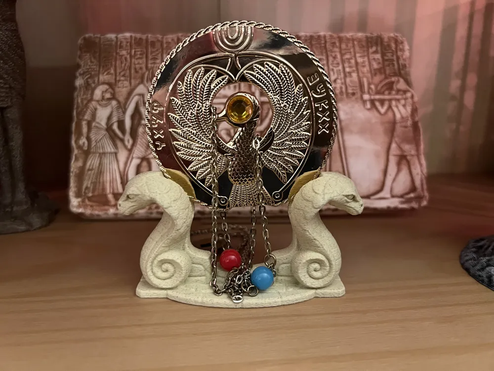 Indiana Jones Coin Display Stand by Undead Riot MakerWorld: Download ...