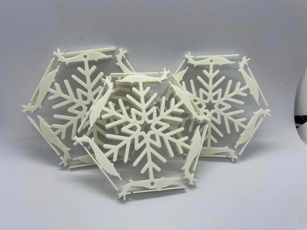 HH60 pave hawk snowflake ornament by Becca Kris - MakerWorld