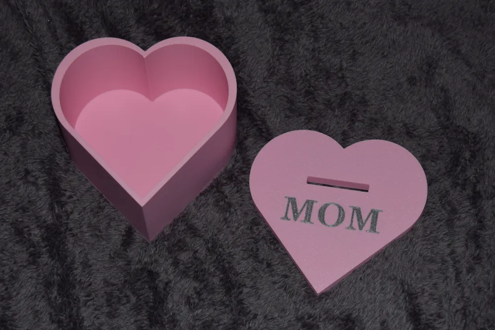 Mothers Day Heart Money box. 1 plate, laid on face by DaisyChain ...
