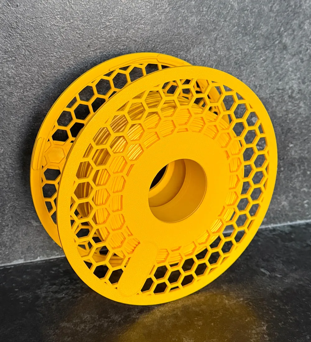 Bambu spool includes filament clip Remixed by Jirik MakerWorld ...