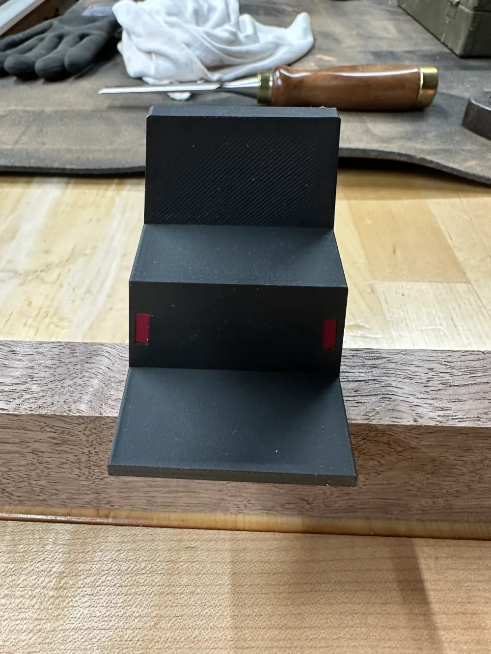 Magnetic Dovetail Cutting Guide by Beanokazi - MakerWorld