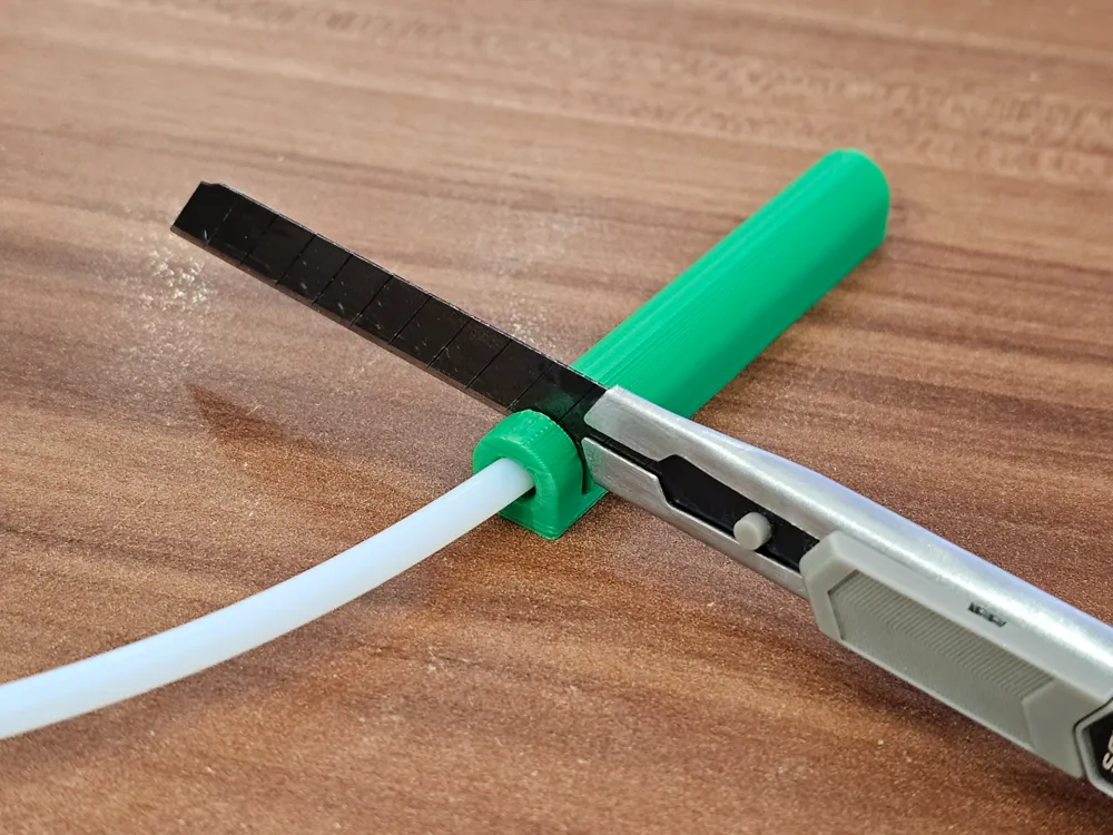 PTFE Tube Cutter for AMS Smooth PTFE (60mm) by Alex_3D - MakerWorld