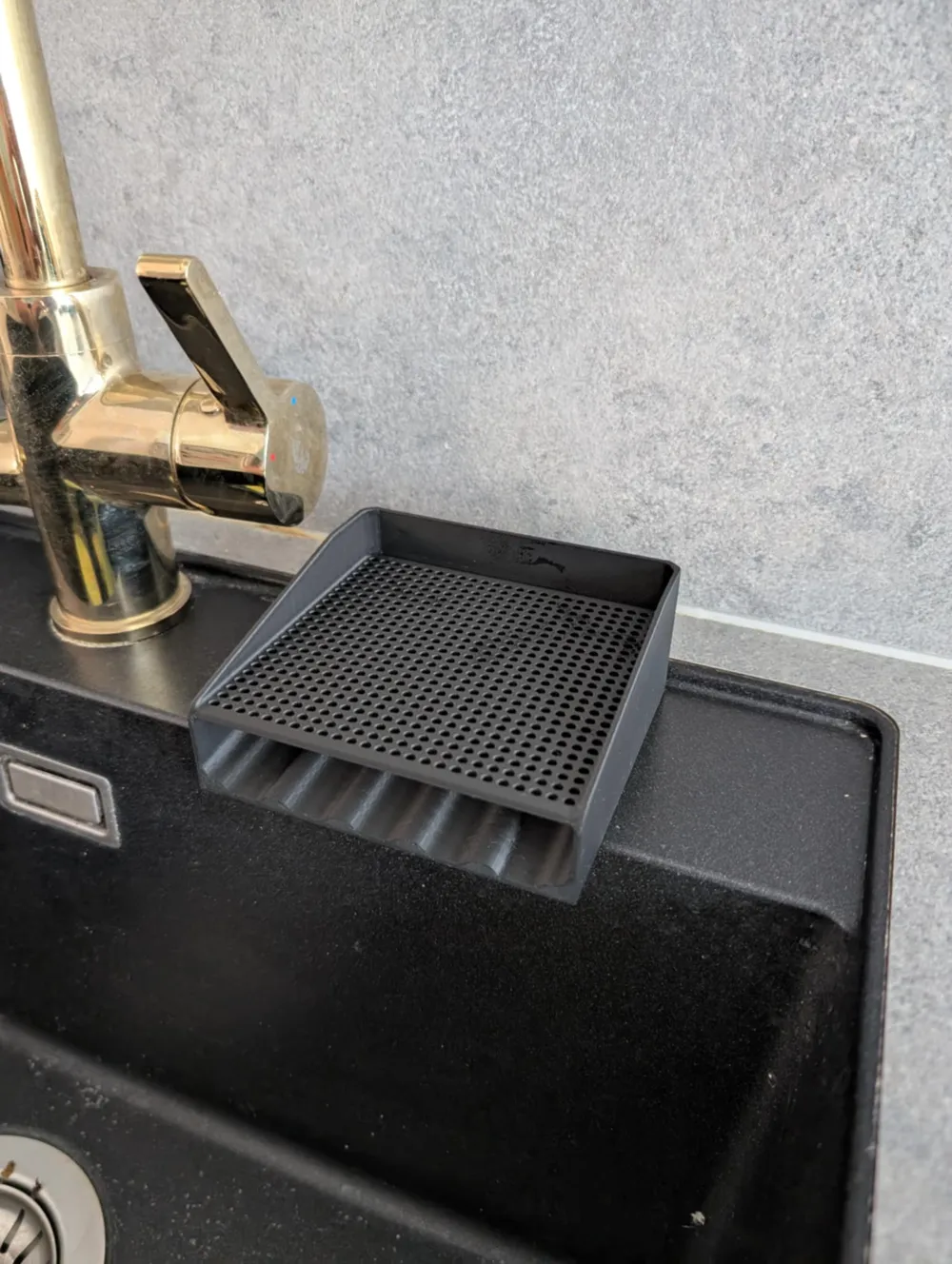Kitchen Sponge Holder - Free 3D Print Model - MakerWorld