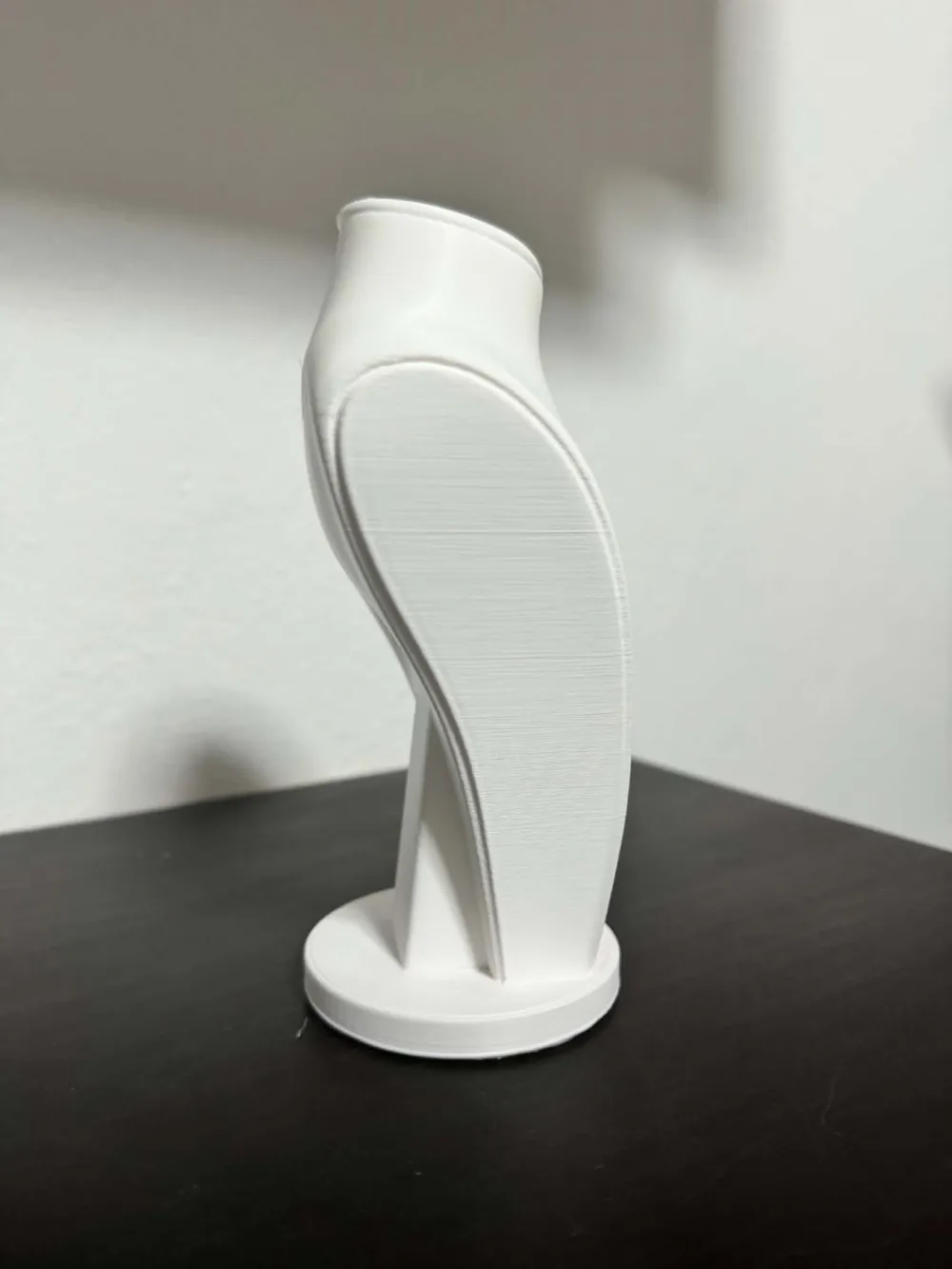 Minimalist Jewelry Bust Display - Free 3D Print Model - MakerWorld