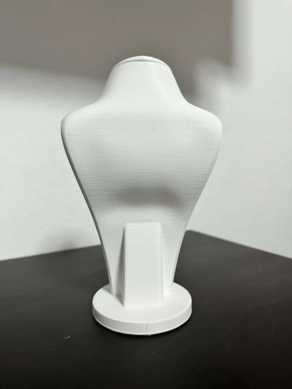 Minimalist Jewelry Bust Display - Free 3D Print Model - MakerWorld