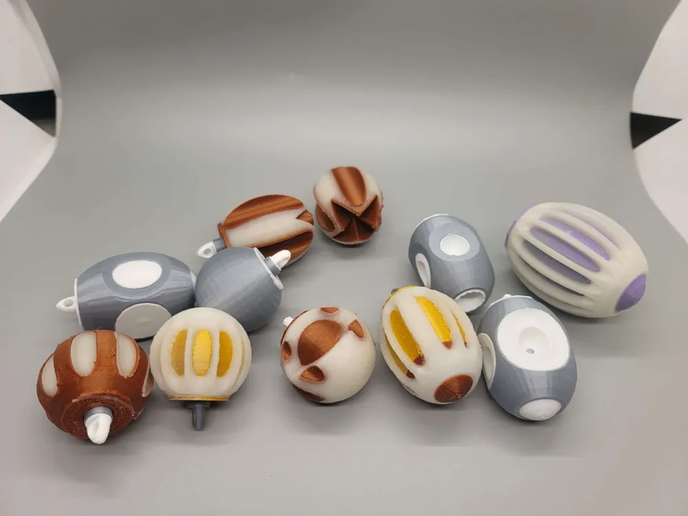 FHW: Yuletide Decor slotted ornaments Balls by The Free Heathen ...
