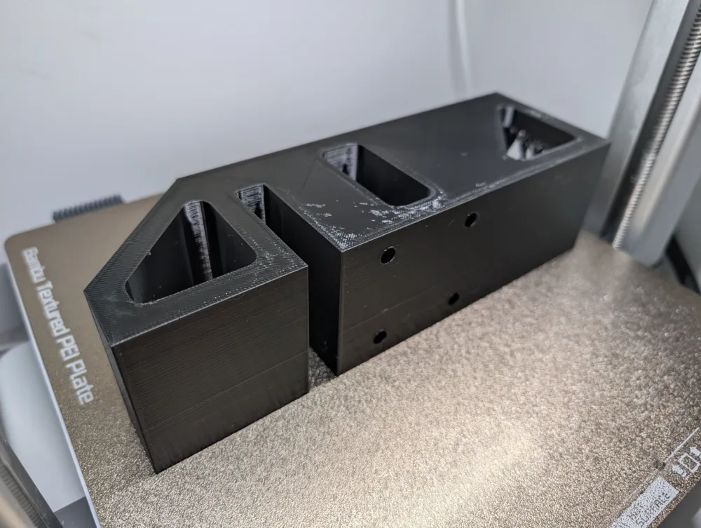 Snowboard Servicing and Waxing Table Mount Holder by Niiiick - MakerWorld