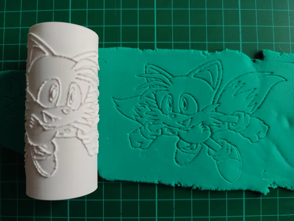 Sonic and Tails Play-Doh Rollers by AP3X Design - MakerWorld