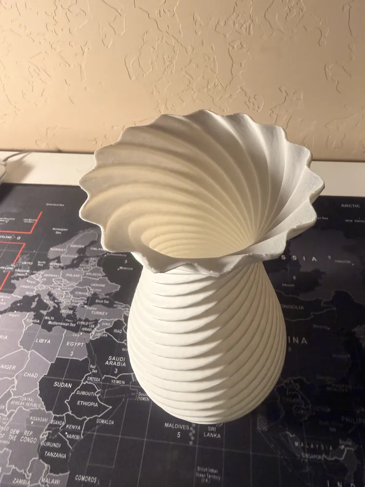 Modern Spiral Vase - Free 3D Print Model - MakerWorld