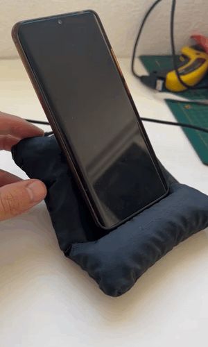Pillow Phone holder by BumLab3D MakerWorld: Download Free 3D Models