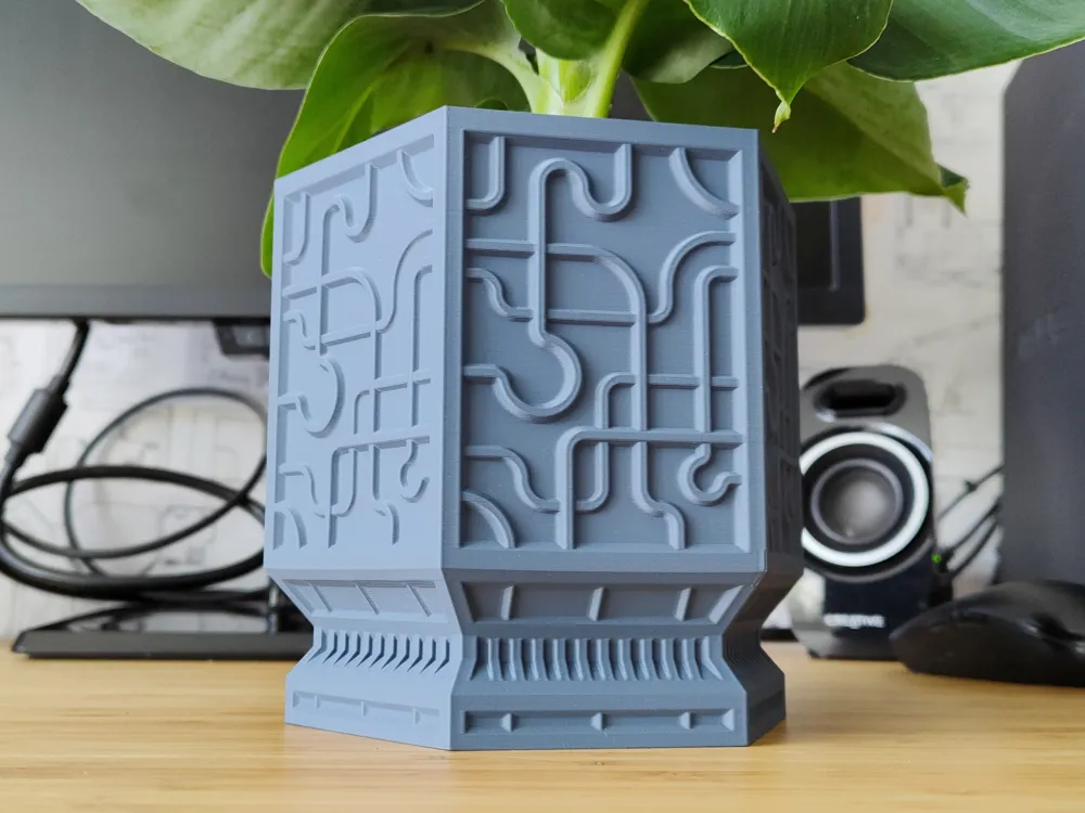 Alien Queen Plant Pot and Planter - Vase mode by SASSy Design ...