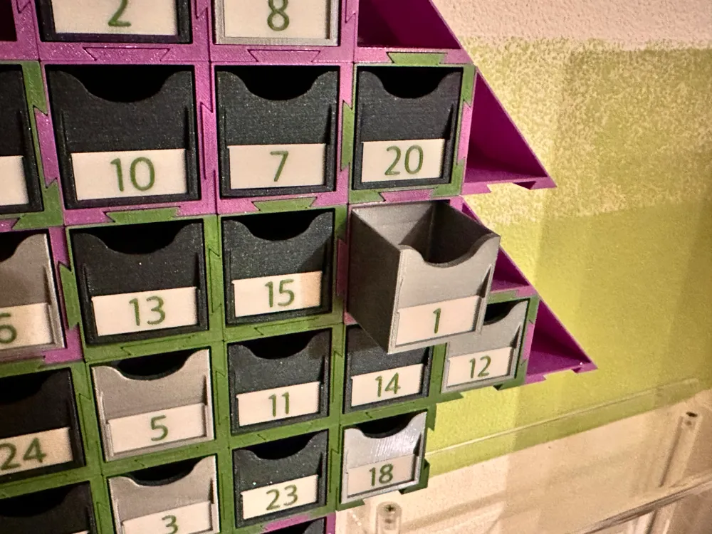 "FlexiStore" Advent calendar - skadis mount by JAV-3D - MakerWorld