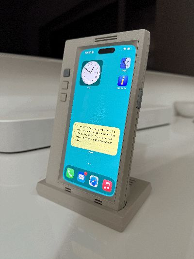 Dock for Retro iPhone Case by Bas van der Ploeg MakerWorld: Download ...