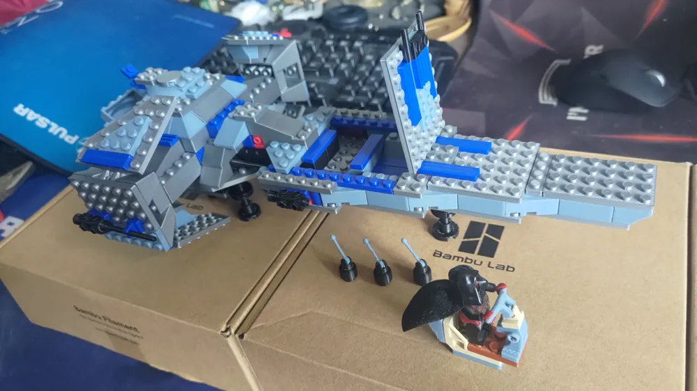 Star Wars brick Sith Infiltrator 7151 by Antonín Ušelík - MakerWorld