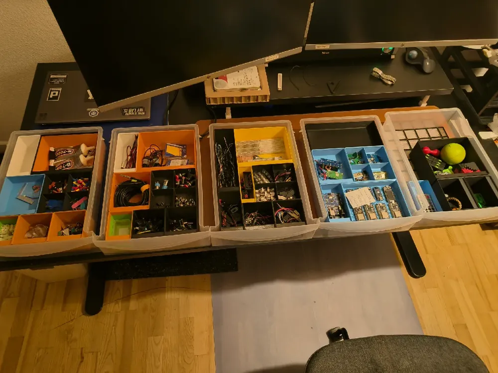 Gridfinity half grid sorting bins | With label by Kasper Ragnar Fjelrad ...