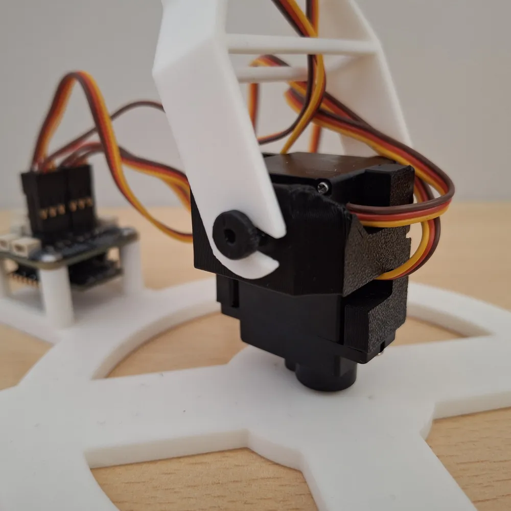 Servo Mini Arm V2 - CyberBrick von LucaDiloMakerWorld: Kostenlose 3D ...